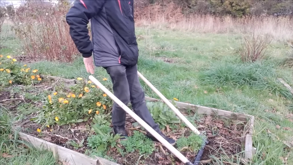 Tool for turning over the soil, a gentle machine - Broadfork